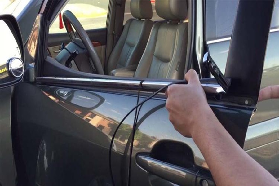 Jangan Sepelekan Kerusakan Karet Pelipit Kaca Mobil, Bisa Picu Masalah ...